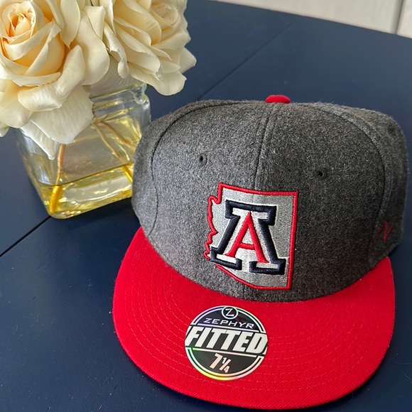 Zephyr | Accessories | Uofa Fitted Cap Size 7 4 | Poshmark